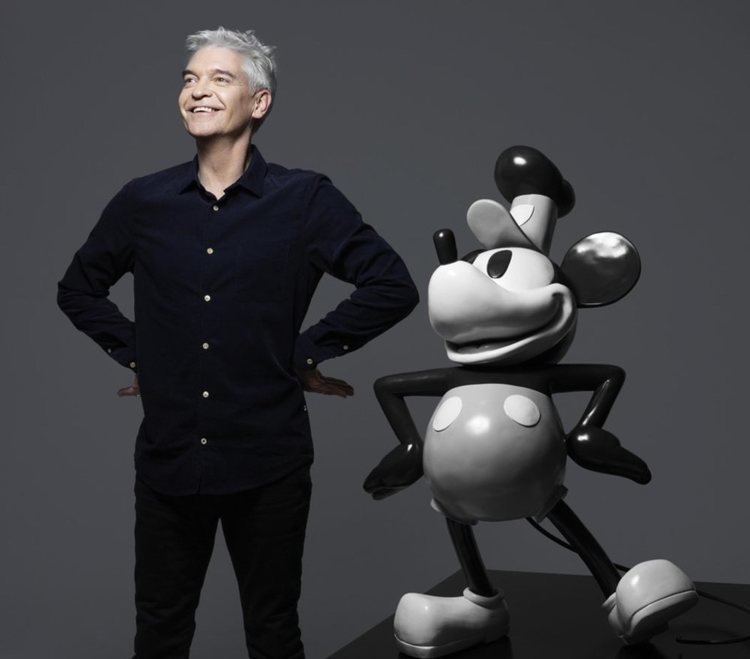 Mark Hamill, Hayley Atwell y más famosos celebran el 90 aniversario de ...