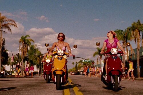 La presencia de los paparazzi en el rodaje y otras 9 curiosidades de 'Spring Breakers' - eCartelera